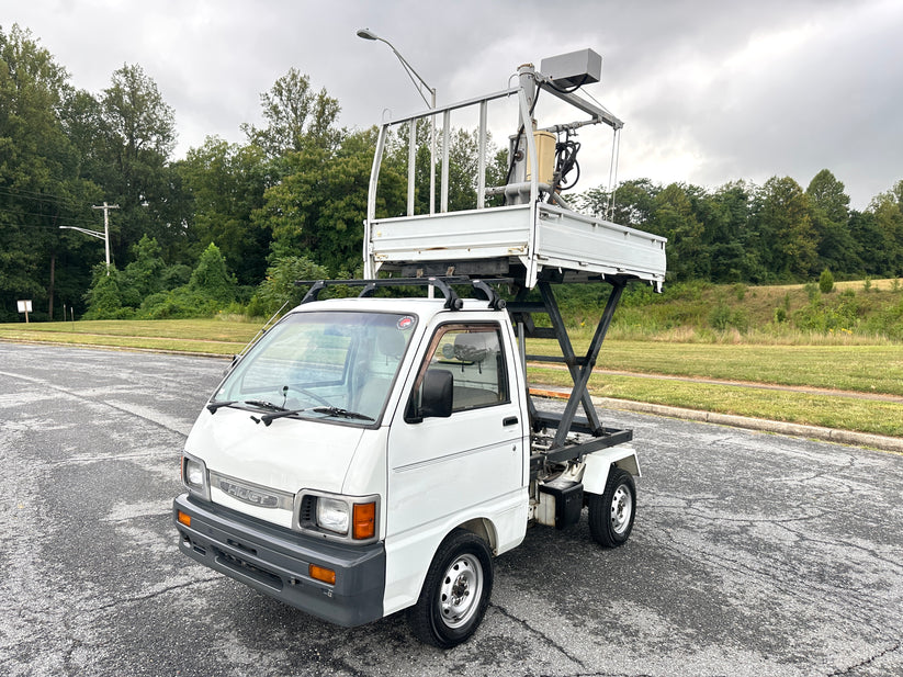1992 DAIHATSU HIJET 4WD SCISSOR LIFT DUMP WITH CRANE — LOT#637 ...
